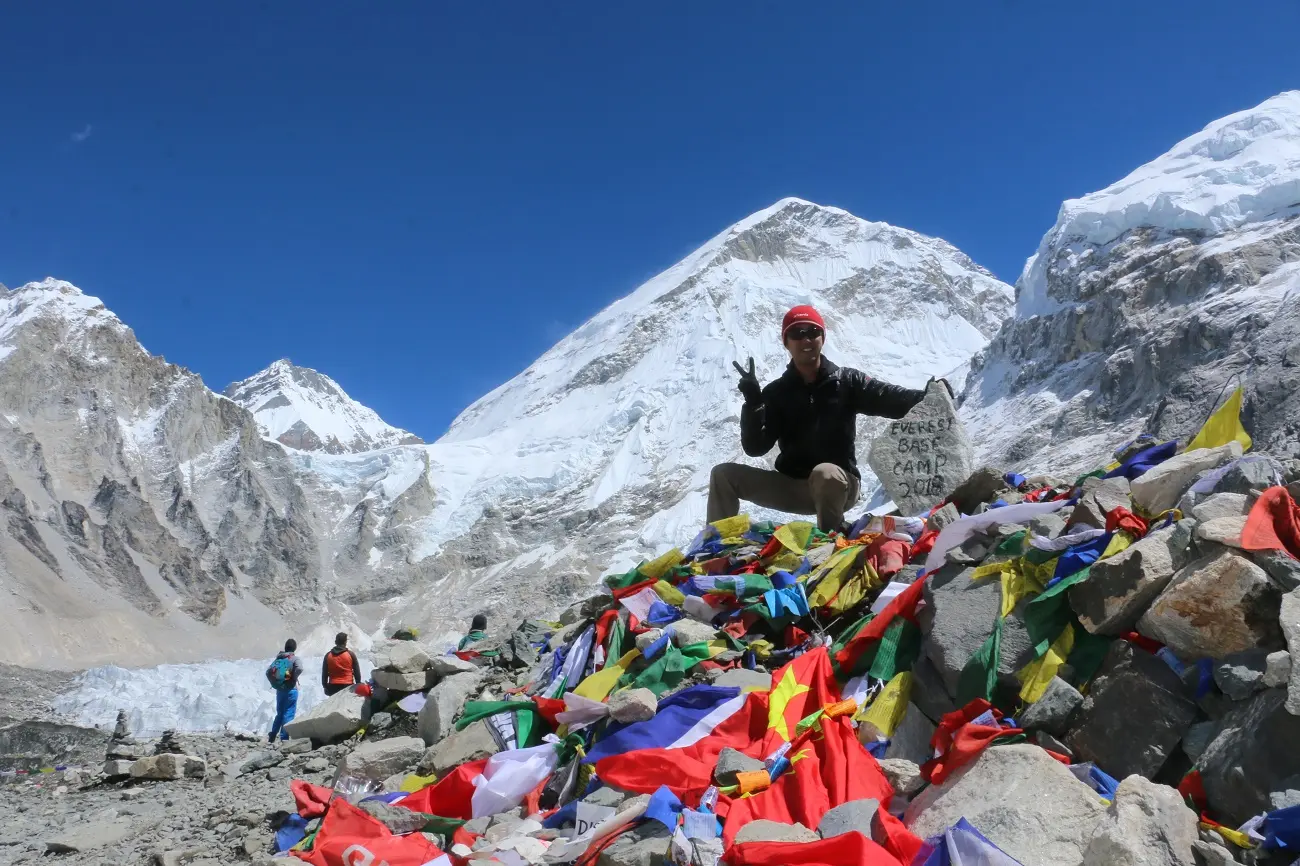 Everest Base Camp Trek in Autumn VS in Spring: Best Comparison